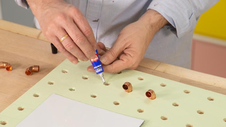 Panel perforado casero para tu espacio de trabajo [TUTORIAL]